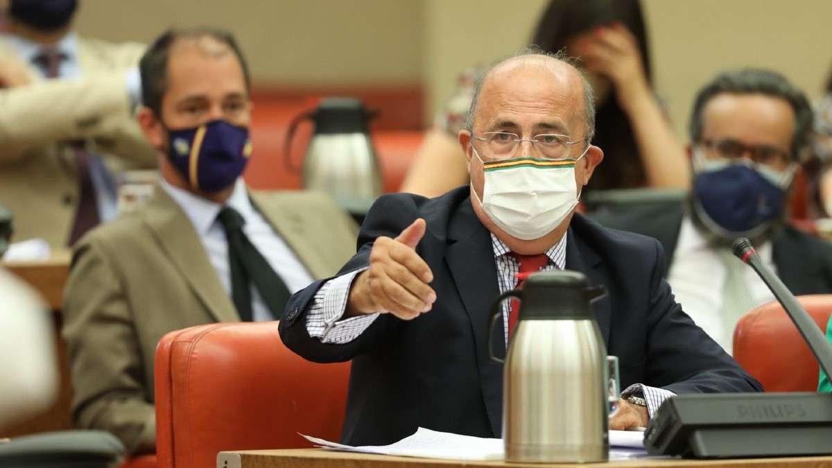 Gil Lázaro responde a Rufián: "¿Crispar? Crispar es dar un golpe de ...