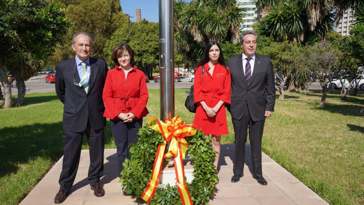 VOX Valencia rinde homenaje a la bandera de España - VOX
