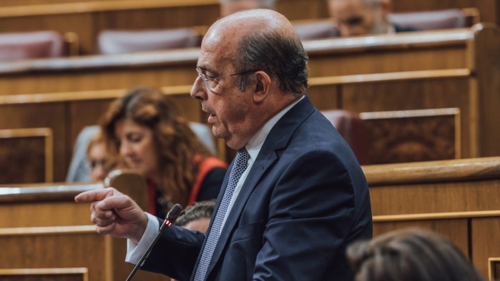 Gil Lázaro exige reformas estructurales para mejorar la vida de los ...