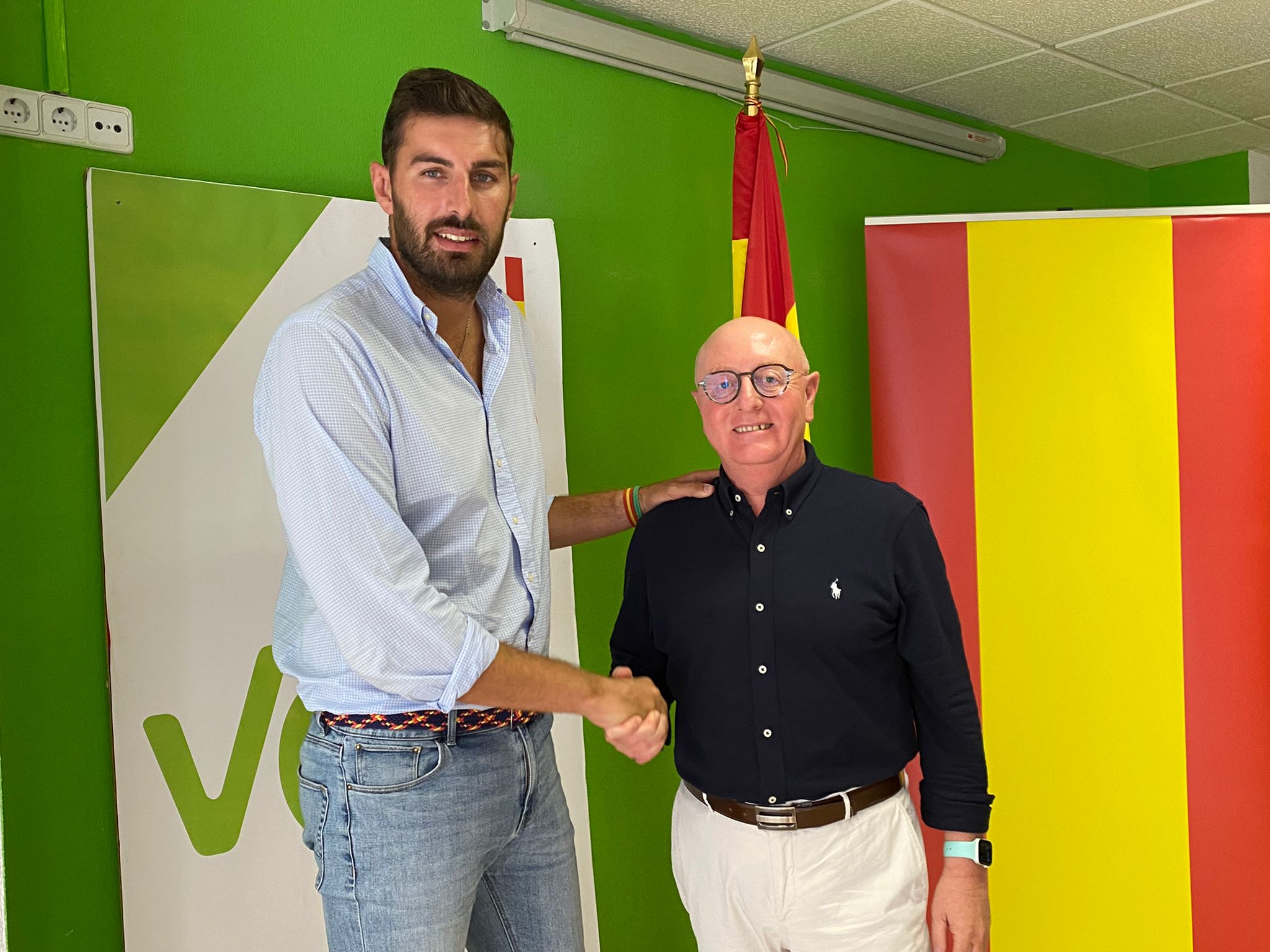 El antiguo dirigente de Cajamurcia, Diego Salinas, se afilia a VOX - VOX