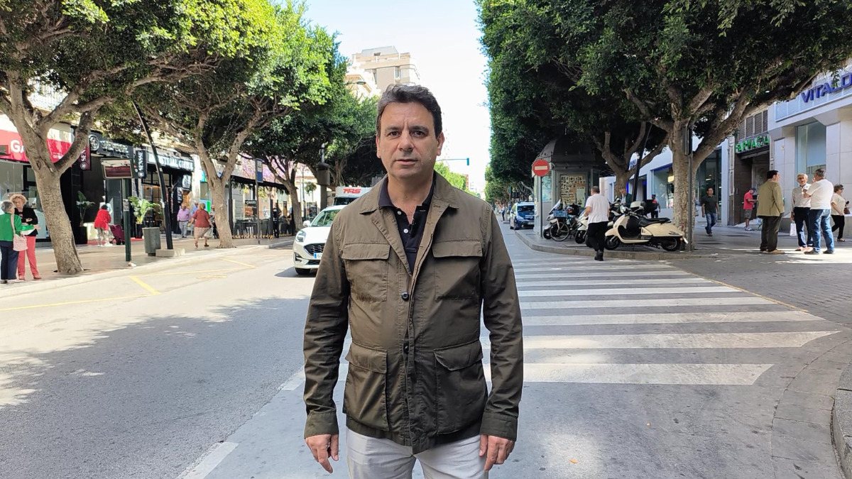 VOX recuperará los dos carriles de circulación del Paseo de Almería con ...