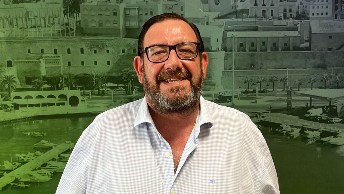 VOX Melilla muestra su apoyo a los Bomberos tras el apedreamiento ...