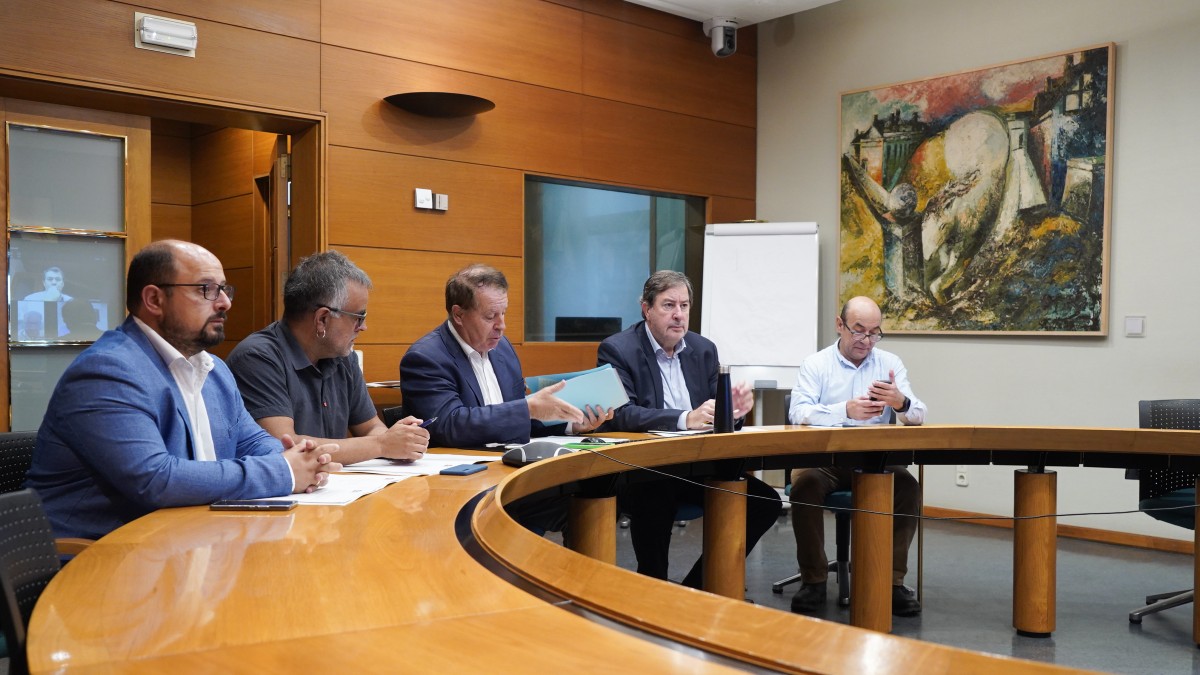 El diputado de VOX, Juan Vidal, miembro de la Ponencia de Asuntos ... El diputado de VOX, Juan Vidal, miembro de la Ponencia de Asuntos ...