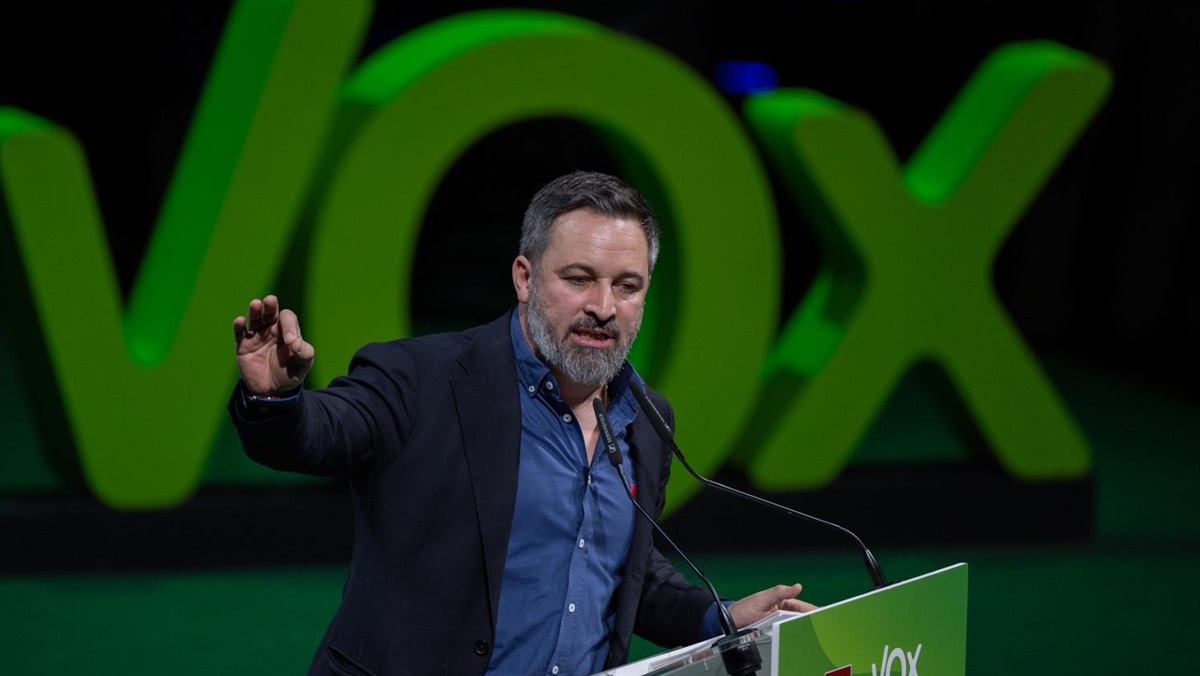 Abascal, reelegido presidente, recoge el entusiasmo de la militancia y ...