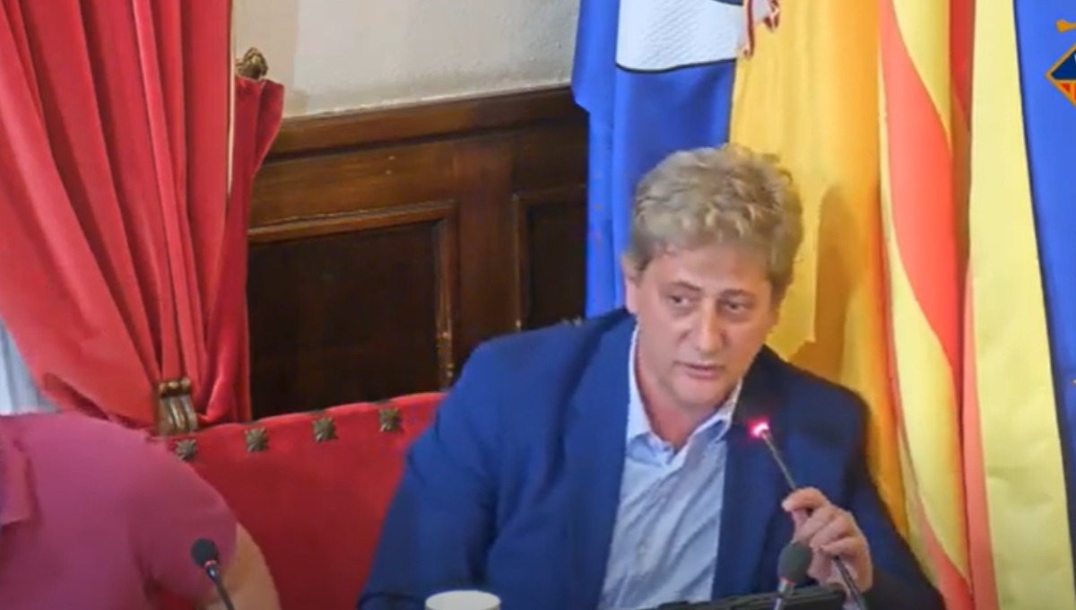 VOX se queda sólo votando en contra del incremento del gasto político ...