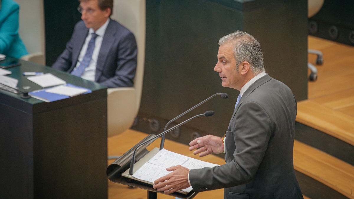 PLENO | Ortega Smith advierte a Almeida de que no es el mejor momento ... PLENO | Ortega Smith advierte a Almeida de que no es el mejor momento ...