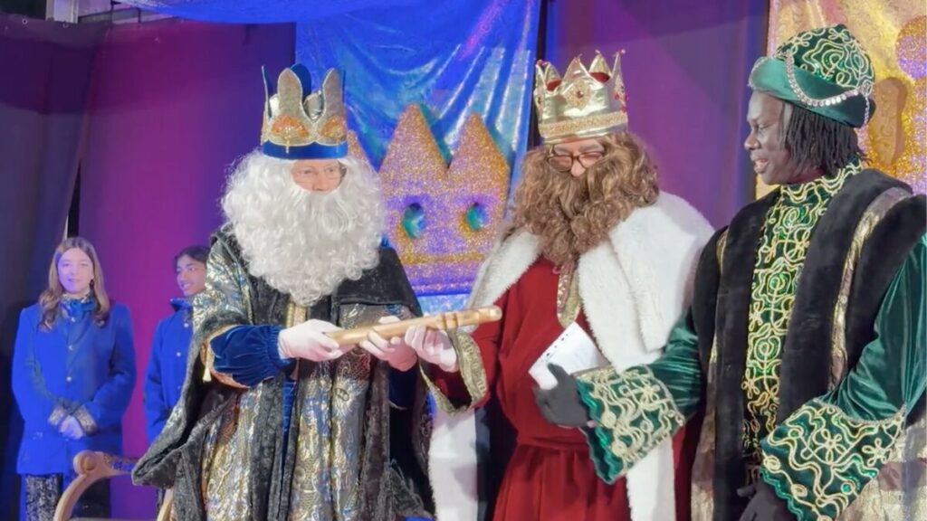 VOX denuncia el acoso al Rey Gaspar en Valldoreix por expresarse en ...