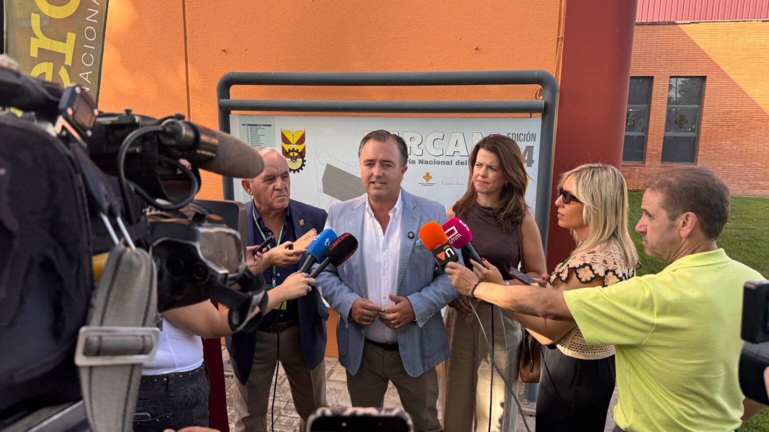 VOX CLM exige Prioridad Nacional en FERCAM frente al abandono del campo ...